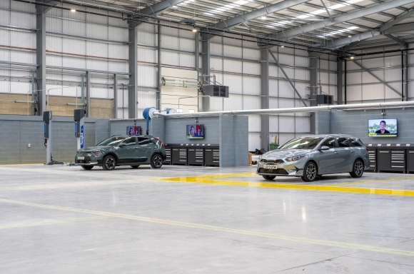 KIA OPENS NEW STATE-OF-THE-ART TECHNICAL TRAINING ACADEMY IN DERBY