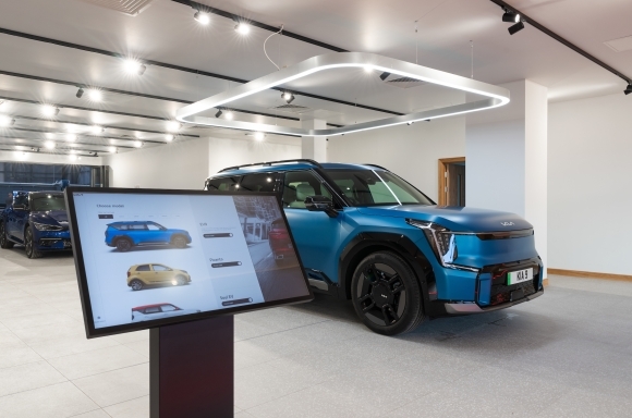 KIA OPENS NEW STATE-OF-THE-ART TECHNICAL TRAINING ACADEMY IN DERBY