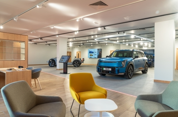 KIA OPENS NEW STATE-OF-THE-ART TECHNICAL TRAINING ACADEMY IN DERBY