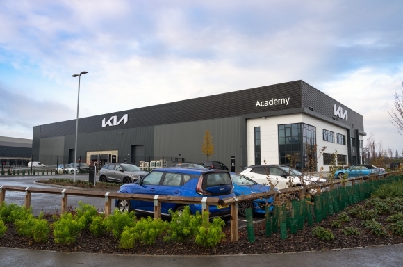 KIA OPENS NEW STATE-OF-THE-ART TECHNICAL TRAINING ACADEMY IN DERBY