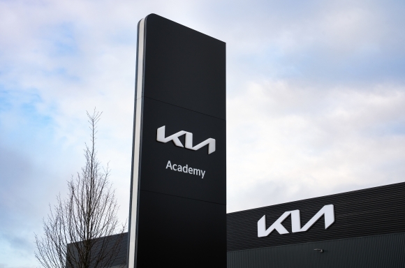 KIA OPENS NEW STATE-OF-THE-ART TECHNICAL TRAINING ACADEMY IN DERBY