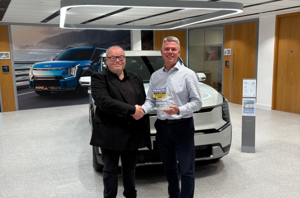 Keith Adams, Editor, Parkers - Paul Philpott, President & CEO, Kia UK